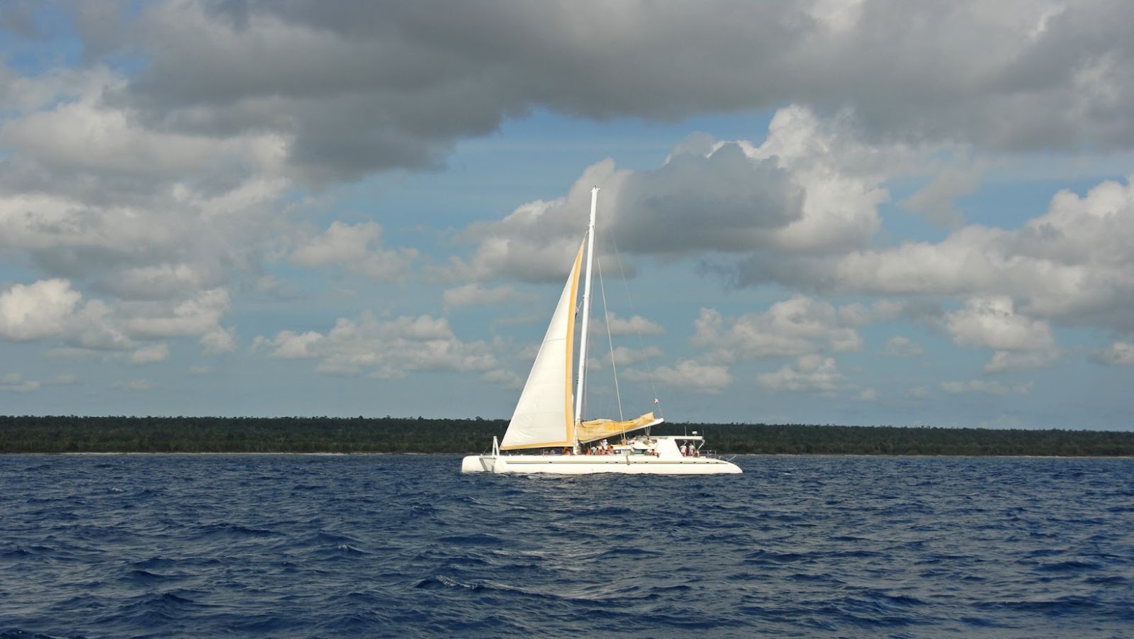 The 5 Most Unique Inflatable Catamarans for 2022 - Traveltweaks