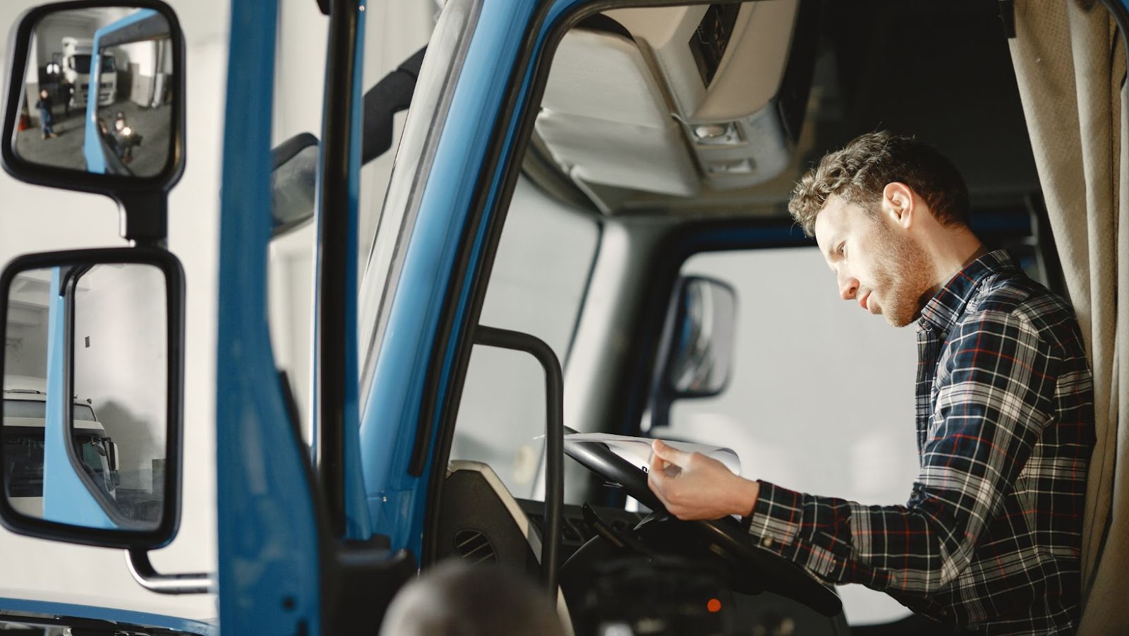 How to Get Your Truck Driver License in UAE - Traveltweaks
