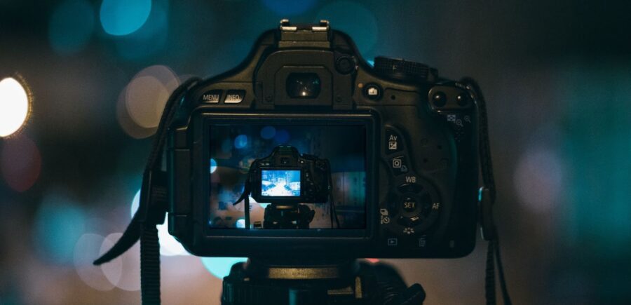 The Pros And Cons of Camera Rental Services - Travel Tweaks