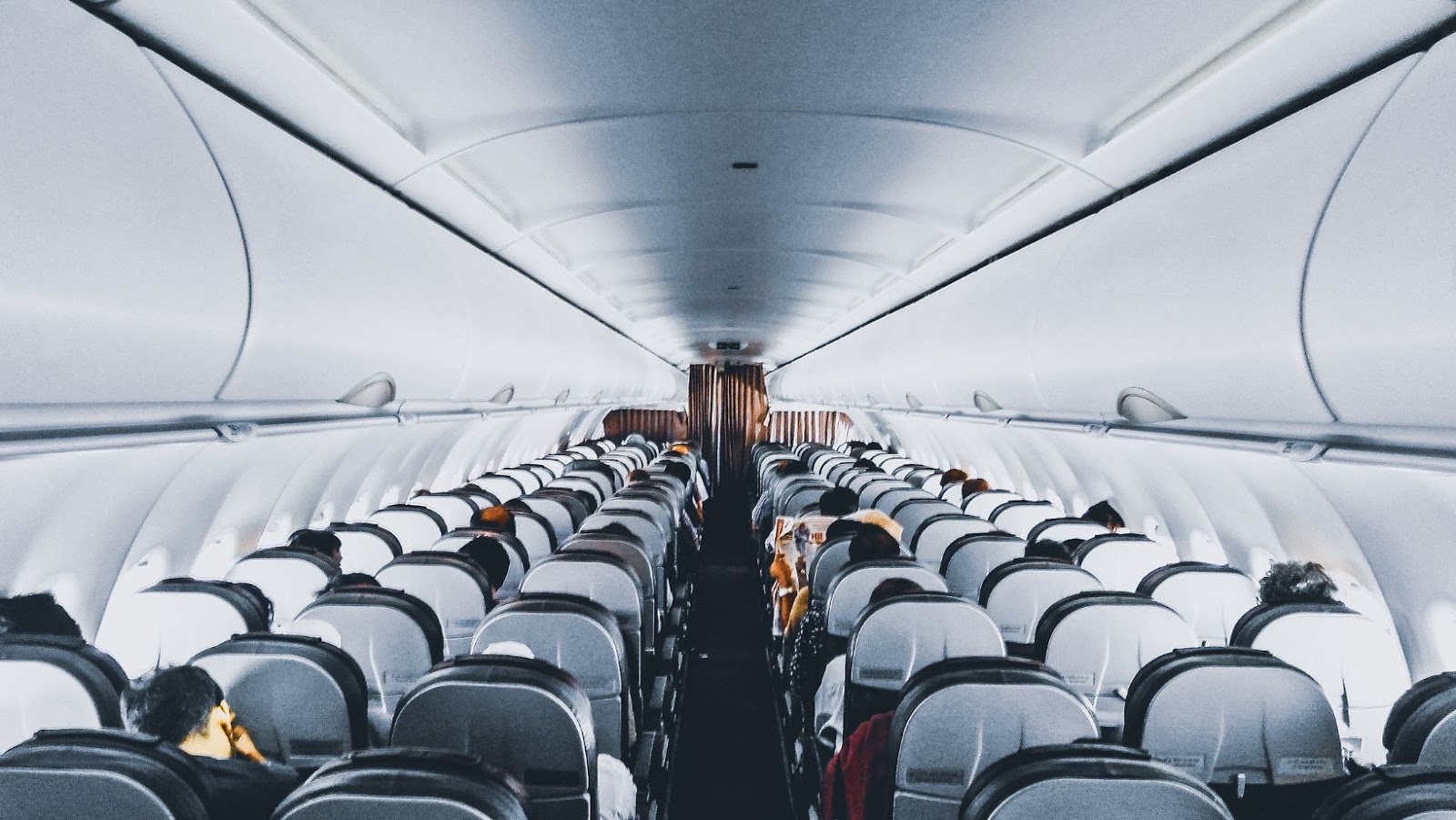 How to Choose a Comfortable Seat on an Airplane: Basics for Travelers ...