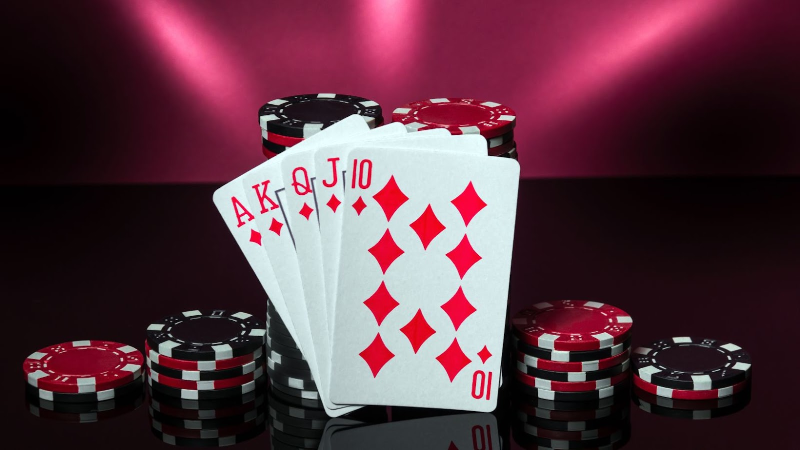 8 Tips for Improving Your Poker Game and Increasing Profits - Traveltweaks