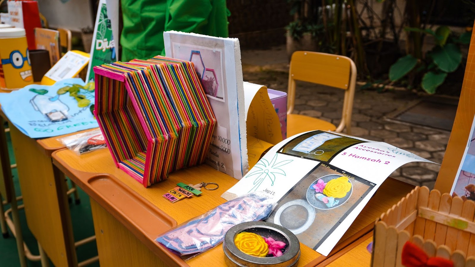 Advertising About Just Between Friends Diy Arts Crafts Blog - Travel Tweaks