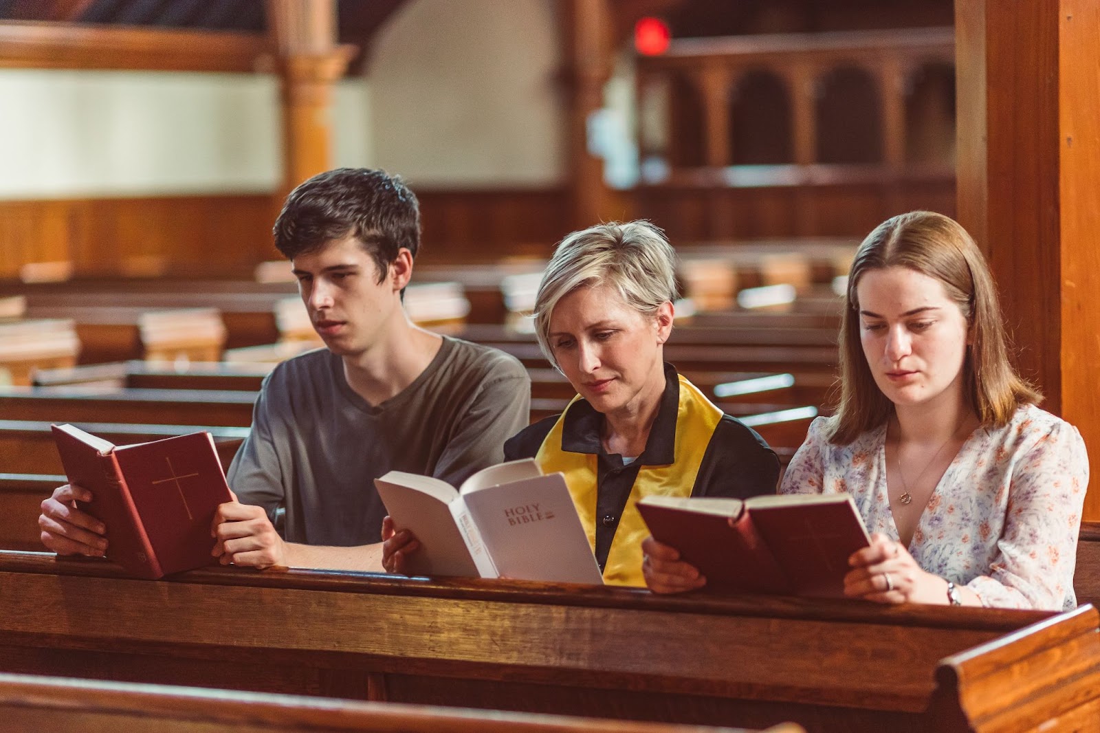 How To Find A Bibles That Are Easy To Read - Traveltweaks