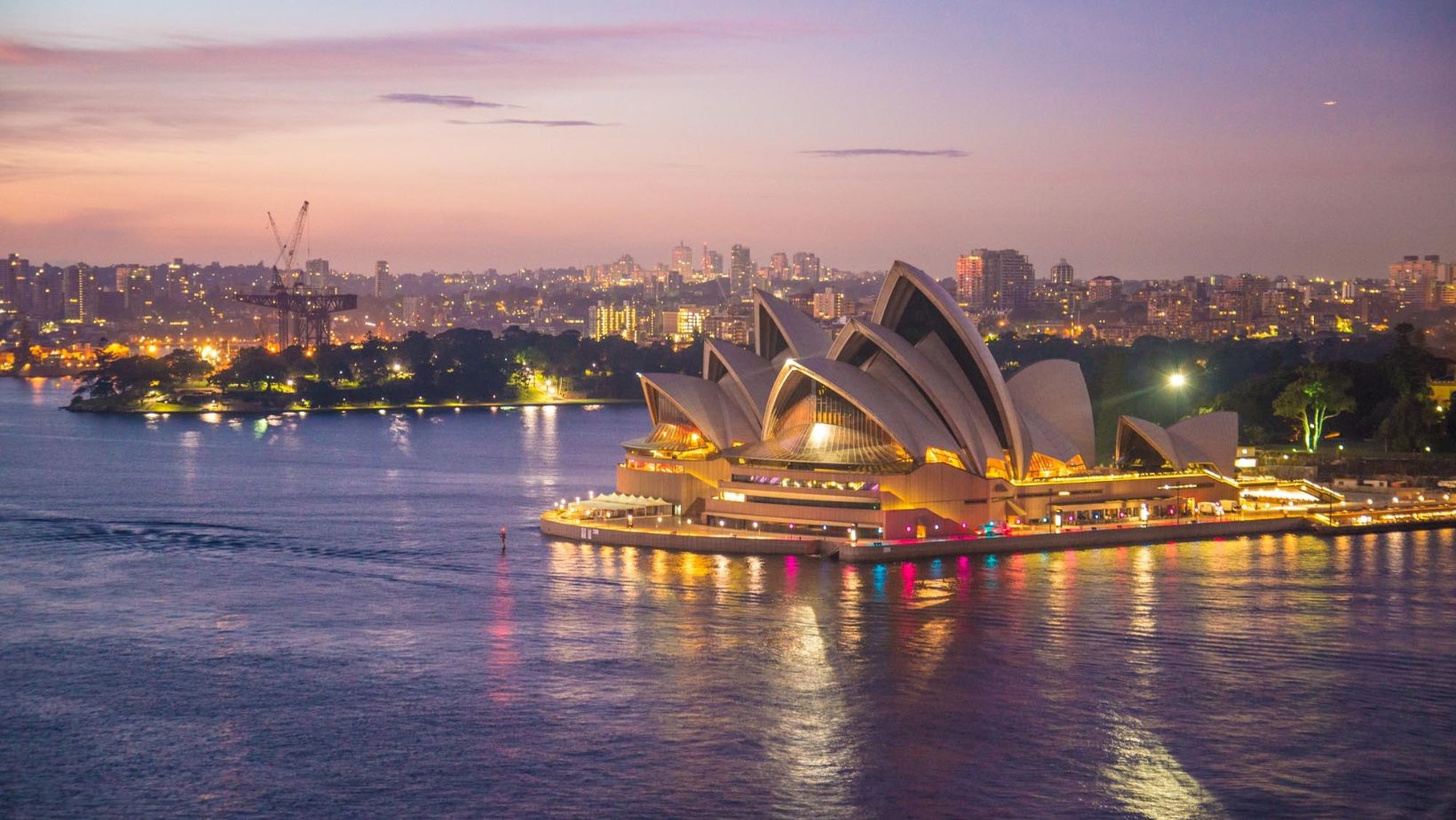 How Far is Australia From Florida? The Distance Demystified! - Traveltweaks