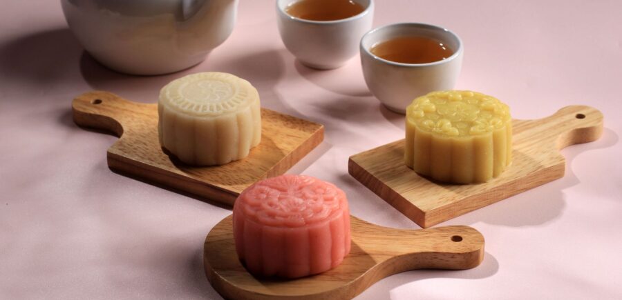 Durian Mooncakes vs. Lotus Mooncakes: Exploring the Differences ...