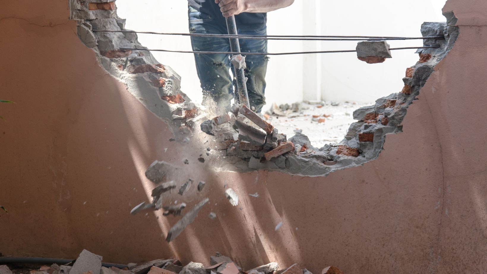 How To Build A Stone Wall: Tips And Ideas For Your Next Project ...