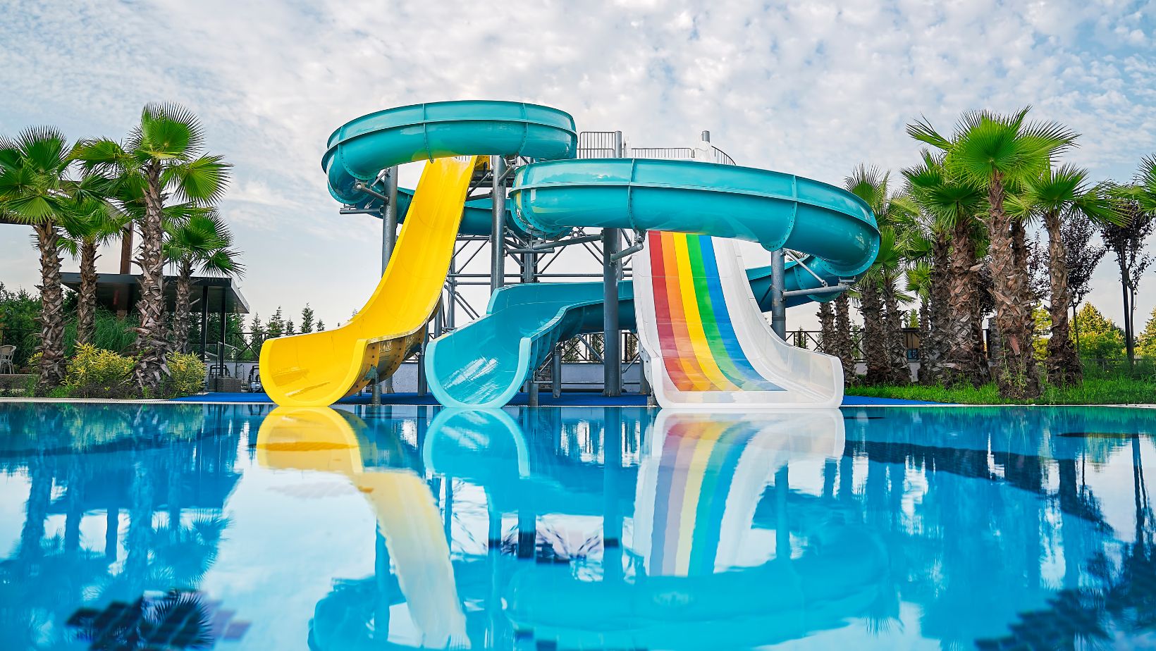 How to Plan a Budget-Friendly Water Park Vacation - Traveltweaks