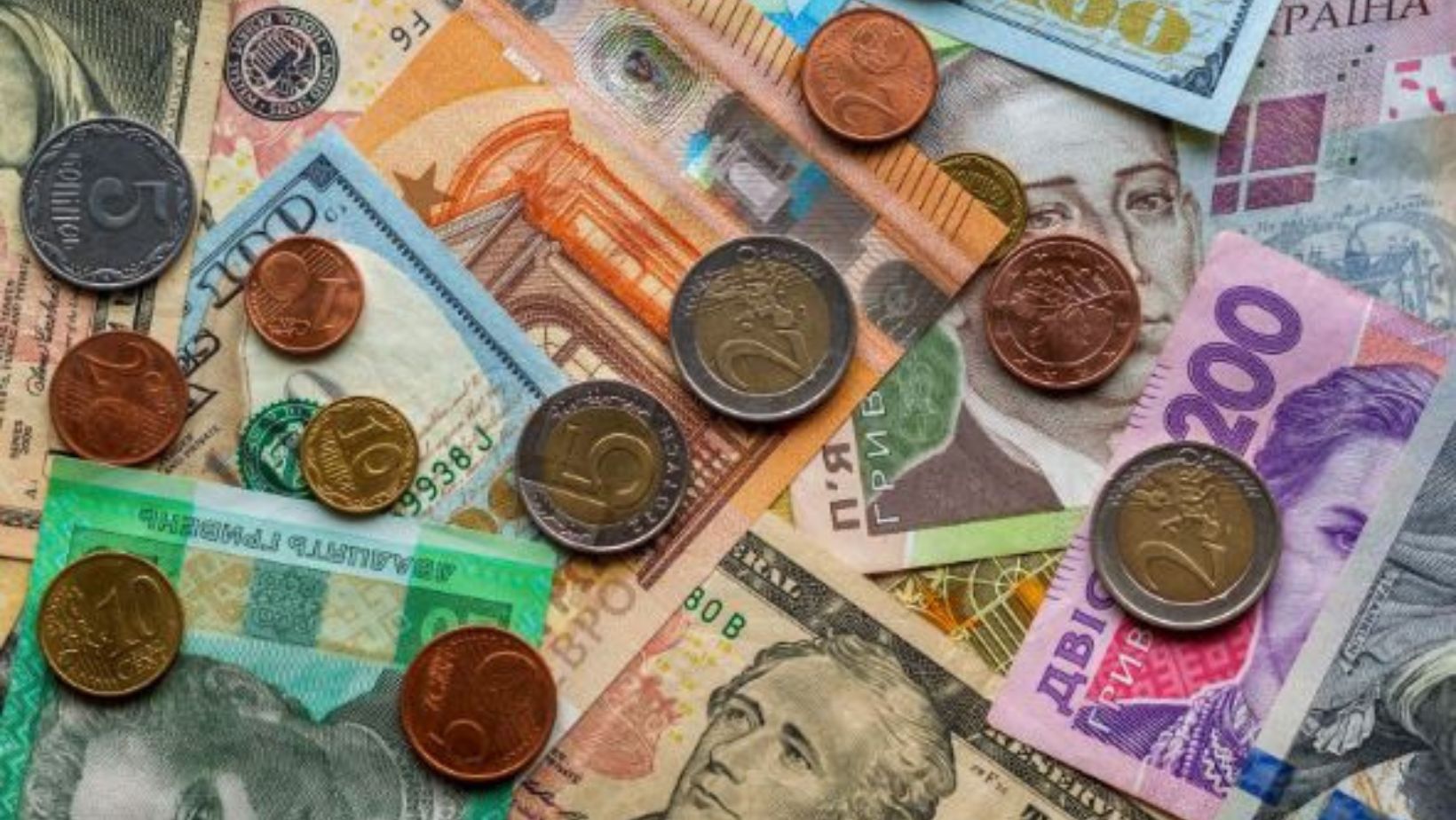 How to Navigate Currency Exchanges Like a Pro: Tips for 2025 Travelers ...