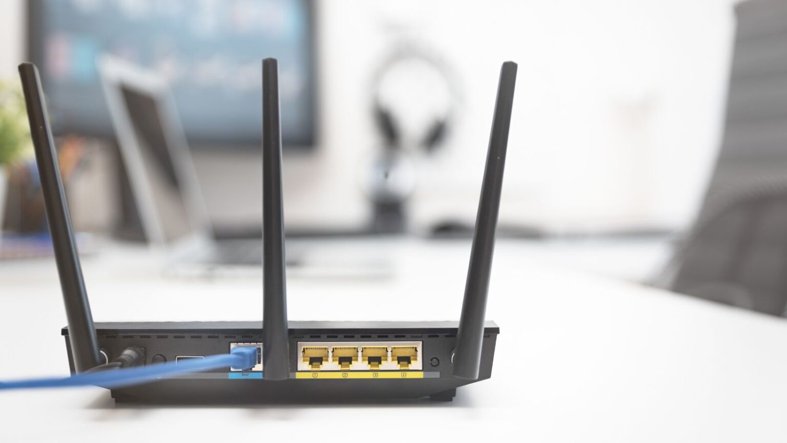What is a Dual-Band and Tri-Band Router - Traveltweaks